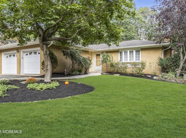 165 Lenape Trail, Lakewood, NJ 08701 House for Sale - realestate.com.au