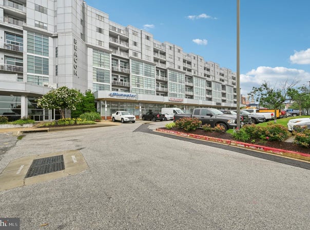 2772 LIGHTHOUSE POINT E, BALTIMORE, MD 21224 Apartment for Sale ...