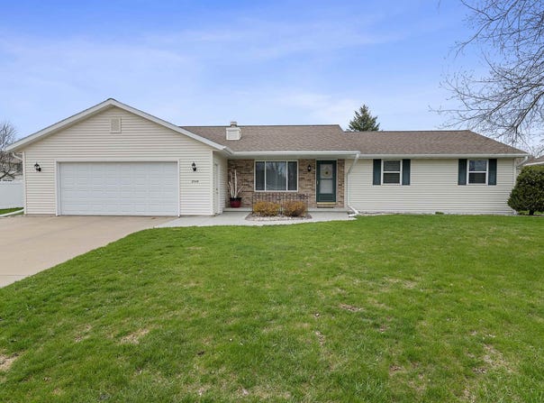 2549 GEMINI Road, Green Bay, WI 54311-4607 House for Sale - realestate ...