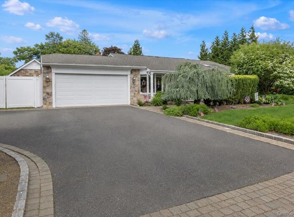 10 Elf Court, Bohemia, NY 11716 House for Sale - realestate.com.au