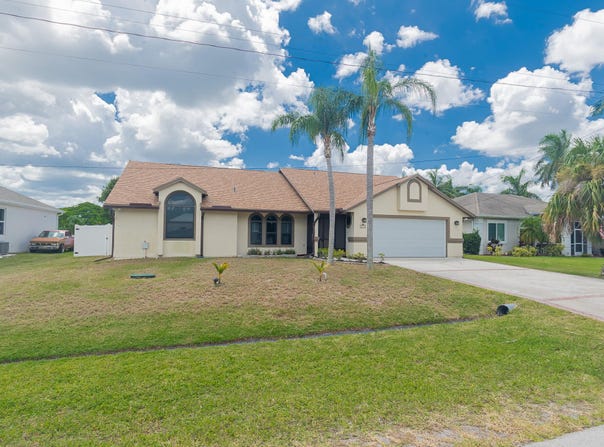 2213 SE Rock Springs Drive, Port Saint Lucie, FL 34952 House for Sale ...