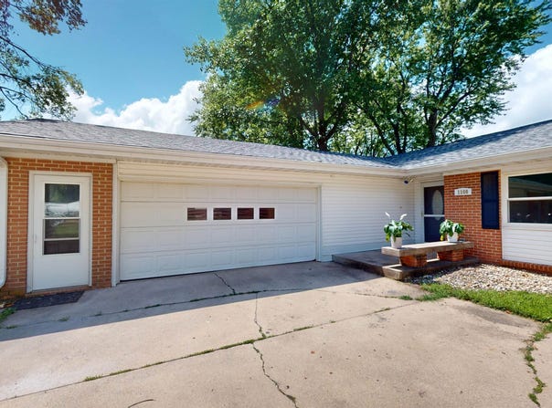 1108 ONEIDA ST, Storm Lake, IA 50588 House for Sale - realestate.com.au