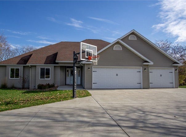 1811 W Ridge Court, Eau Claire, WI 54703 House for Sale - realestate.com.au