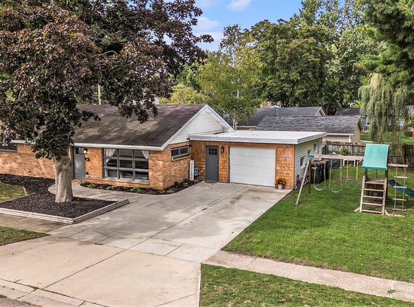 115 E Cherry Street NE, Cedar Springs, MI 49319 House for Sale ...
