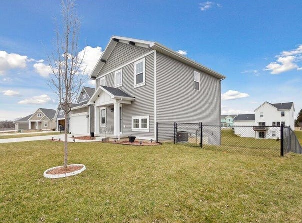 460 Seneca Ridge Drive, Middleville, MI 49333 House for Sale ...