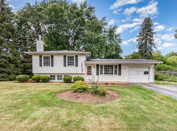 4818 Strong Road, Crystal Lake, IL 60014 House for Sale - realestate.com.au