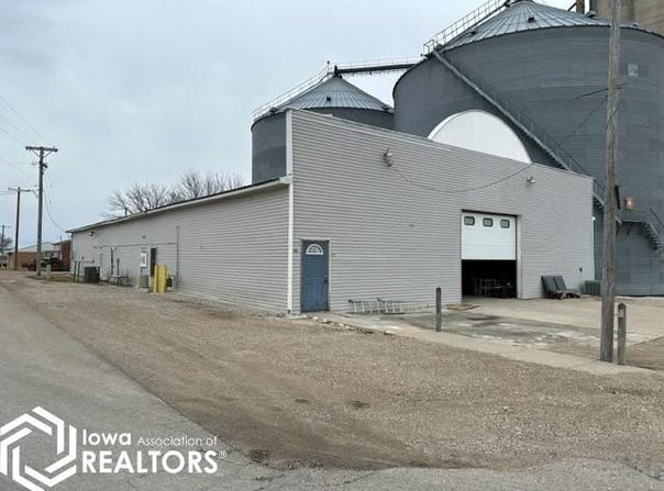 110 Maine Street, Lone Rock, IA 50559 Apartment for Sale - realestate ...