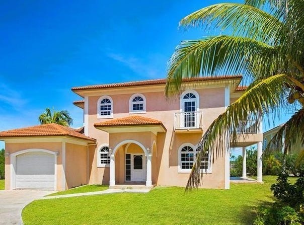 EXECUTIVE BEACHFRONT VILL, Fortune Beach, Grand Bahama/Freeport House ...