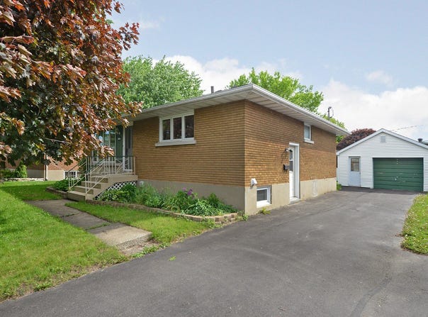 207 Rue Bissonnette, Salaberry-de-Valleyfield, QC J6T3R4, CA, Salaberry ...
