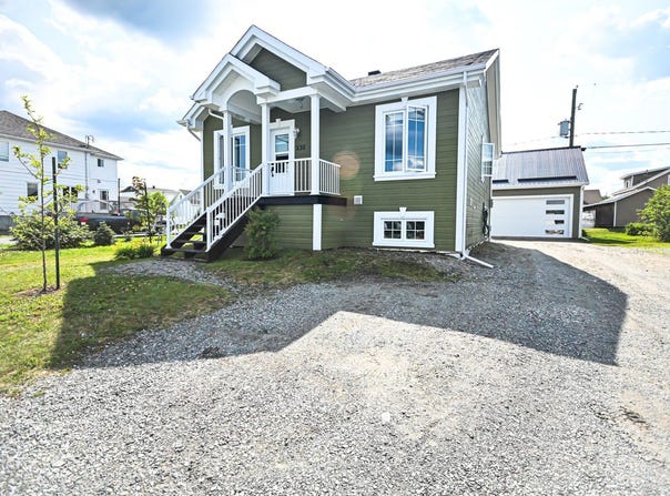 530 Rue des Pins, Malartic, QC J0Y1Z0, CA, Malartic, Québec House for ...