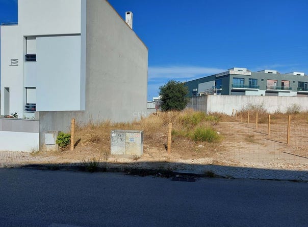 Almada, Setúbal Municipality, Address available on request Land for ...