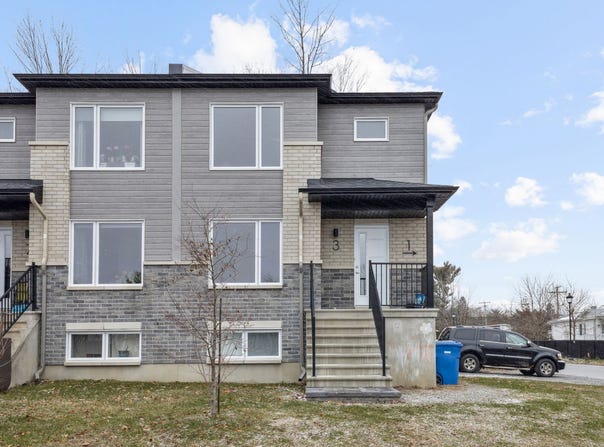 1-3 Rue F.-X.-Boileau, Buckingham, QC J8L0Y5, CA, Buckingham, Québec ...