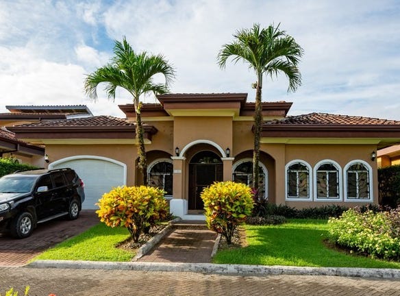 Fantastic Casa Paraiso Azul: In Demand Community in Bejuco, just 400 ...