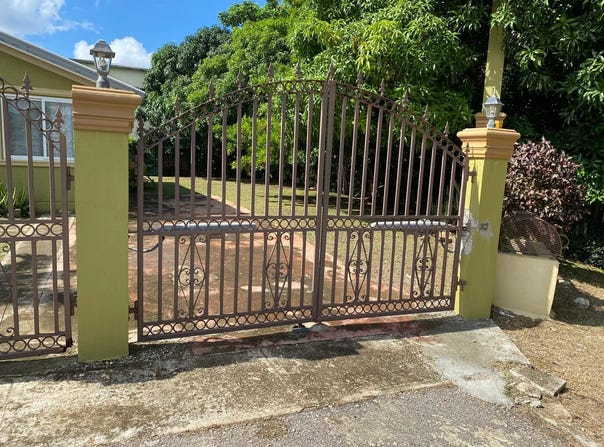 122 GRANT CLOSE, ROSEVALE RO, Little River, St. James Parish House for ...