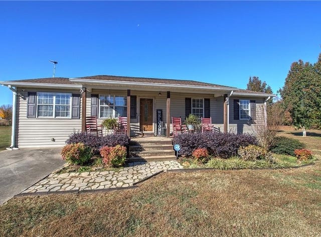 158 Brooksmill Drive NE, Calhoun, GA 30701 House for Sale - realestate ...