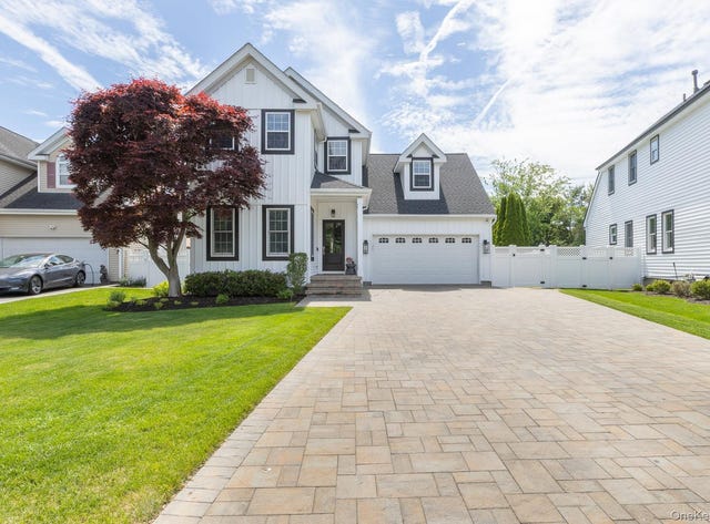 11 Coventry Lane, Smithtown, NY 11787 House for Sale - realestate.com.au