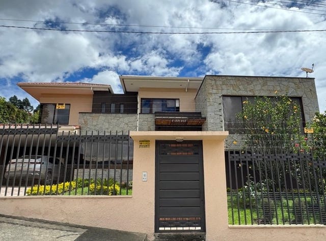 FABULOUS 3.705, 66 SQ. FT. CHALLUABAMBA HOME BOASTS AMAZING INDOOR AND ...
