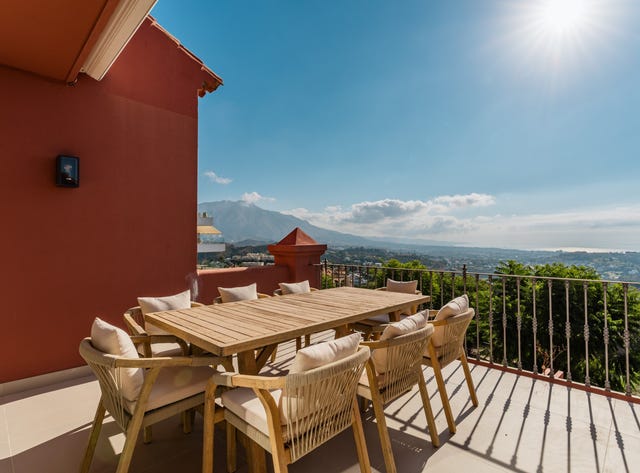 Refined Duplex Penthouse with Panoramic Sea Views in La Quinta ...