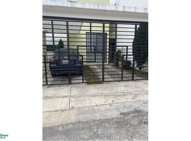 Calle 67 No. 159 x 16A y 16C , Residencial Floresta, Mérida, Yucatán, Merida, Yucatan 97306 ...