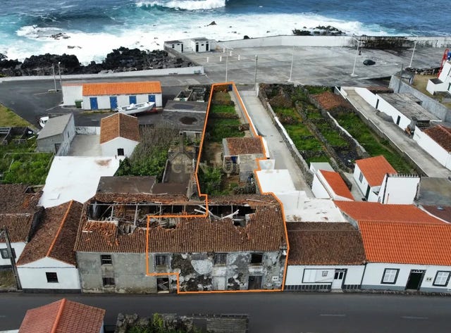 R. do Corpo Santo 13, 9880-368 Santa Cruz da Graciosa, Portugal, Ilha ...