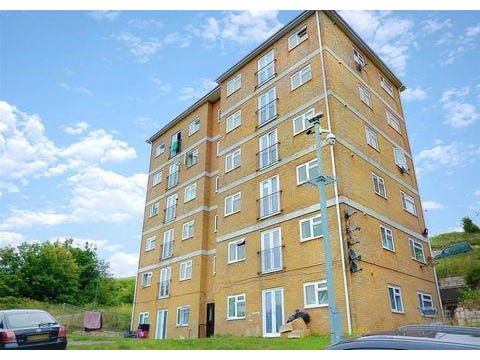 Flat 3A Samuels Tower, Longhill Avenue, Chatham, Kent ME5 7AT, Chatham ...