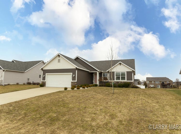 10876 Pine Bow Court, Apt 52, West Olive, MI 49460 House for Sale ...