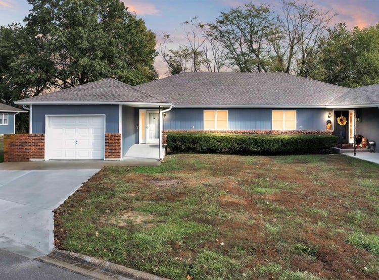 3135 Brooking Park, Sedalia, MO 65301 Townhouse for Sale - realestate ...