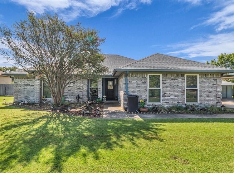 107 Fort Graham Circle, Waco, TX 76705 House for Sale - realestate.com.au