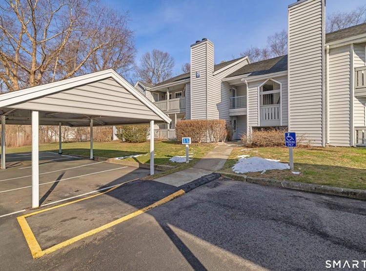 82 Crown Knoll Court, Groton, CT 06340 Apartment for Sale - realestate ...