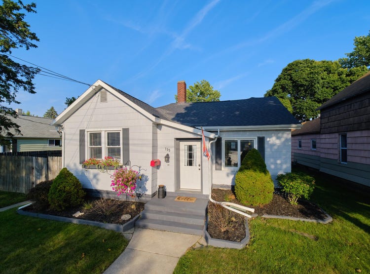 115 Mckee Street, Manistee, MI 49660 House for Sale - RealEstate KH