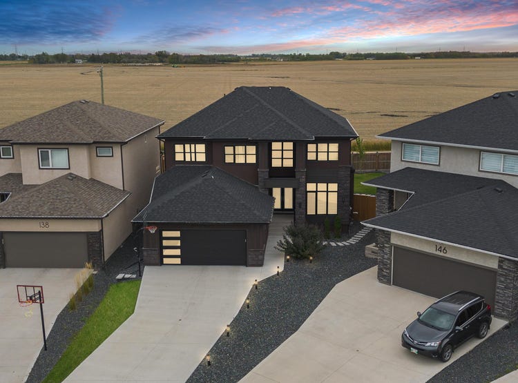 142 Red Sky Rd, Winnipeg, MB R3X 0N4, Canada, Winnipeg, Manitoba House ...