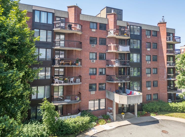 10100 Av. du Bois-de-Boulogne, Montréal, Québec H4N1K7 Apartment for ...