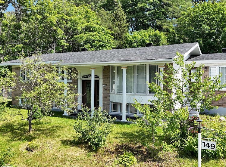 149 Rue St-Pierre, Rimouski, QC G5L1T7, CA, Rimouski, Québec G5L1T7 ...