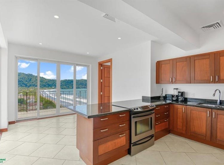 BEACHFRONT ONE BEDROOM CONDO WITH PRIVATE ROOFTOP PATIO , Jacó ...