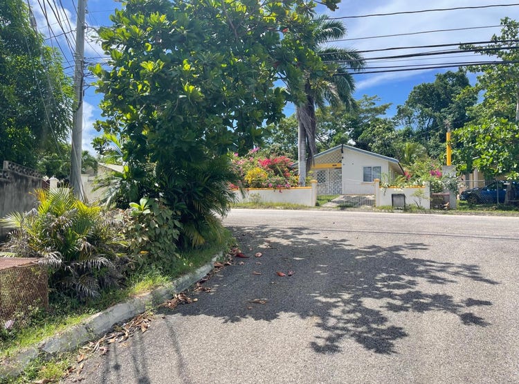 2 CHARLOTTE CLOSE ROSEVALE, Rose Hall, St. James Parish House for Sale ...