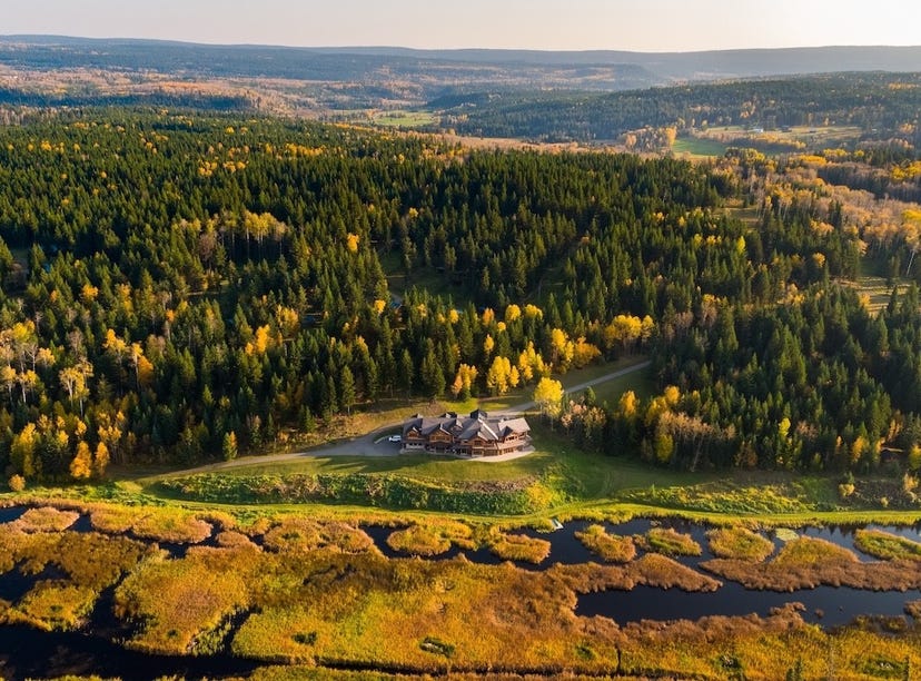 FOUR HEARTS RANCH, 100 Mile House, British Columbia V0K 2E1 House for ...