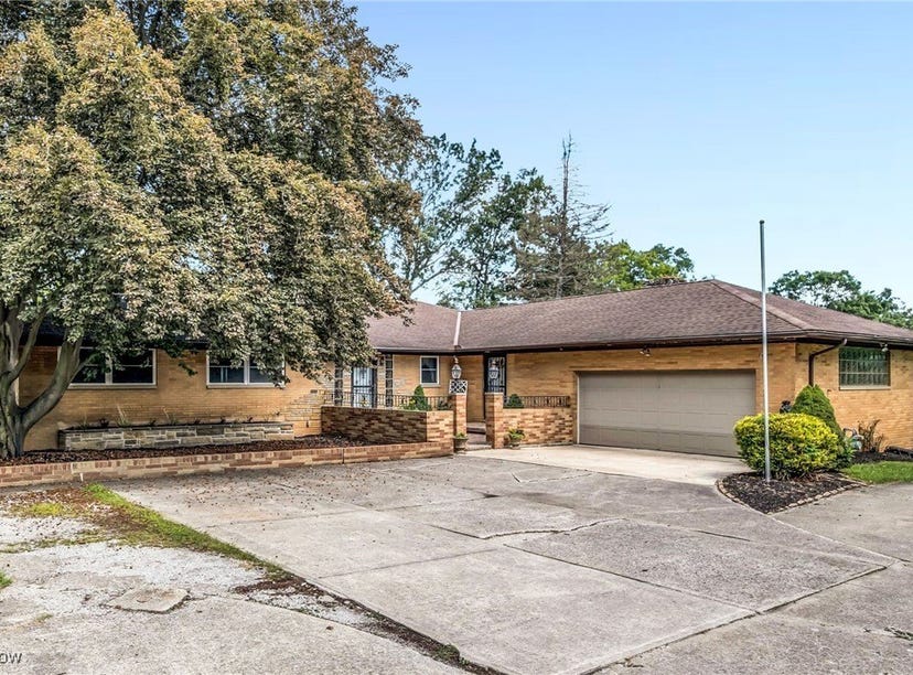 12658 Gardenside Drive, North Royalton, OH 44133 House for Sale ...