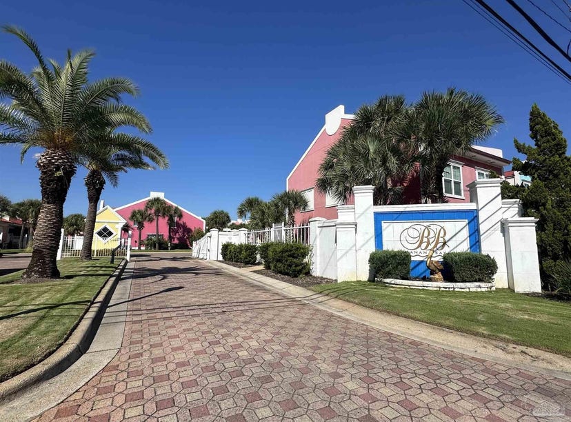 6079 Valhalla Ave, Pensacola, FL 32507 Townhouse for Sale - realestate ...