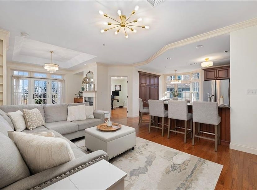 109 Vistas Court unit: 109, East Greenwich, RI 02818 Apartment for Sale ...