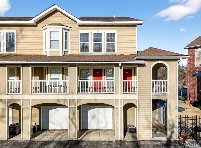 2714 McKnight Crossing Court, Rock Hill, MN 63124 Apartment for Sale ...