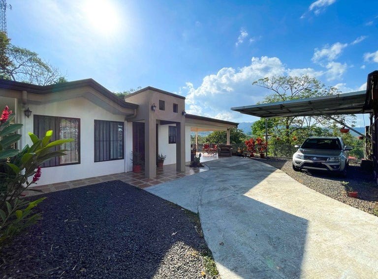 Lovely Costa Rican-Style House in Atenas Mountain Views, Grecia ...