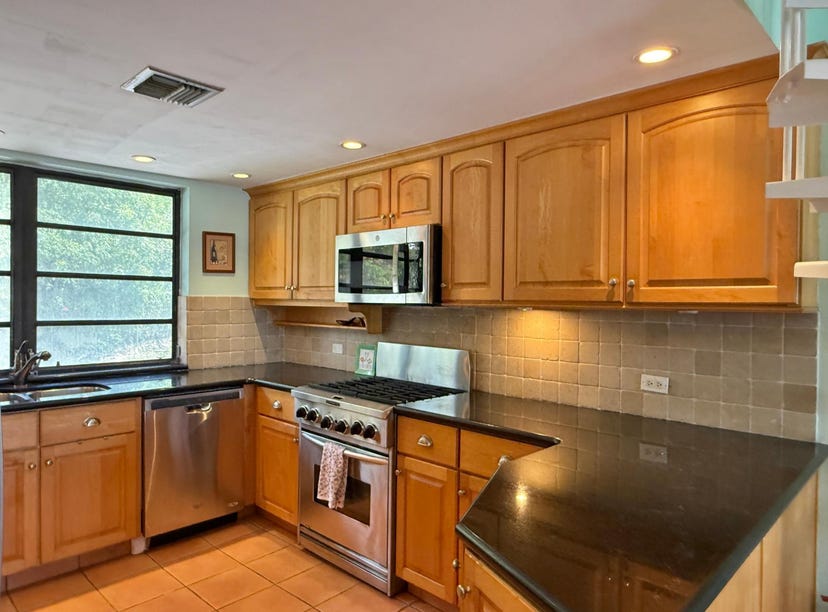 WINTON TERRACE TOWNHOMES unit: #2, New Providence/Paradise Island Unit ...