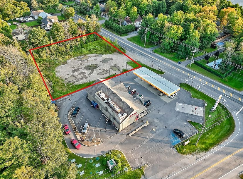 3020 Av. St-Augustin, Lévis (Les Chutes-de-la-Chaudière-Est), Québec ...