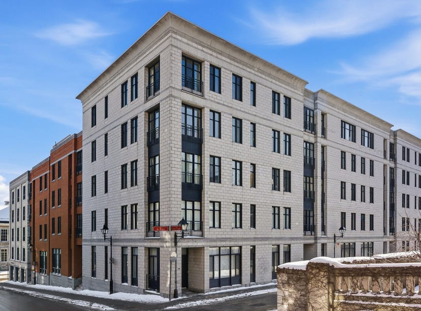 314 Rue Le Royer E. 104, Montréal (Ville-Marie), Québec H2Y 1E3 ...