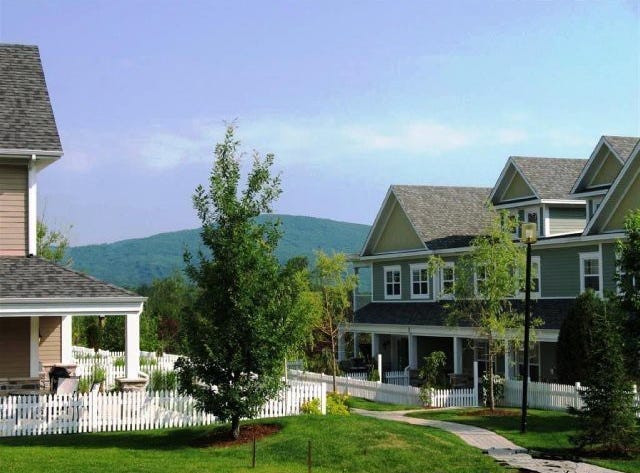 130 Boul. de Bromont, Bromont, QC J2L2K8, CA, Bromont, Québec J2L2K8 ...