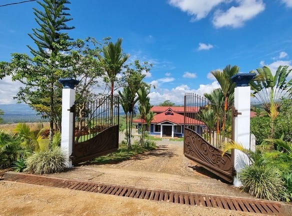 CASA SANTA ELENA: BEAUTIFUL HOUSE FOR SALE, WITH AMAZING VIEWS, 4 BDRM ...