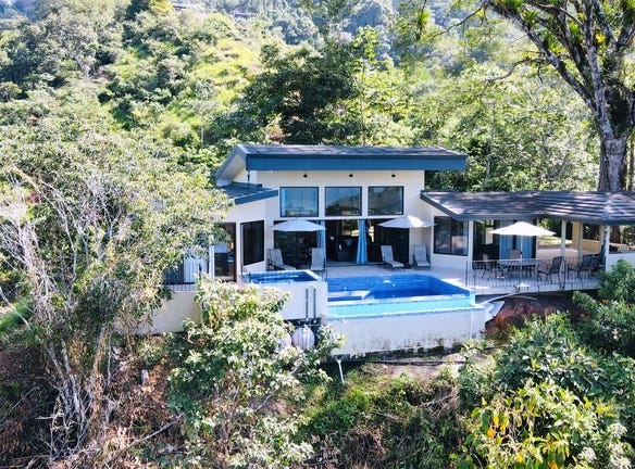 Casa Linda Vista with Ocean View Above Dominical Beach, Dominical ...