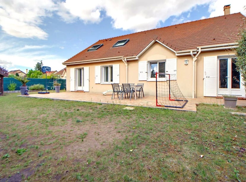 Vernouillet, Île-de-France 78540 House for Sale - RealEstate KH