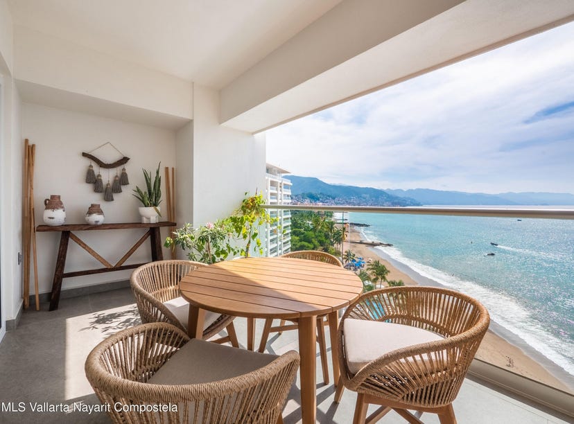 JALISCO, Puerto Vallarta, Hotel Zone, Las Glorias, Puerto Vallarta ...