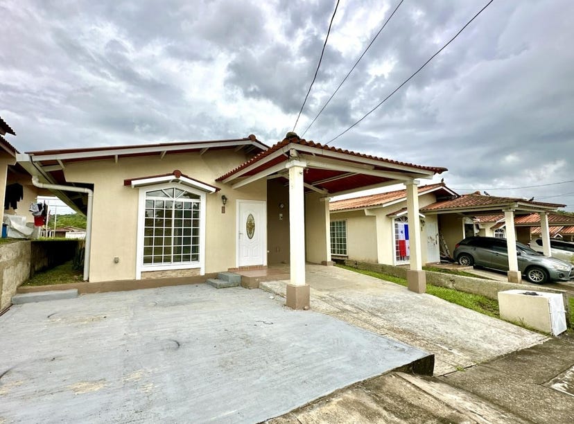 CIUDAD DEL LAGO, P. H. LAGOS DEL NORTE unit: Casa 321, Panamá, Panama ...